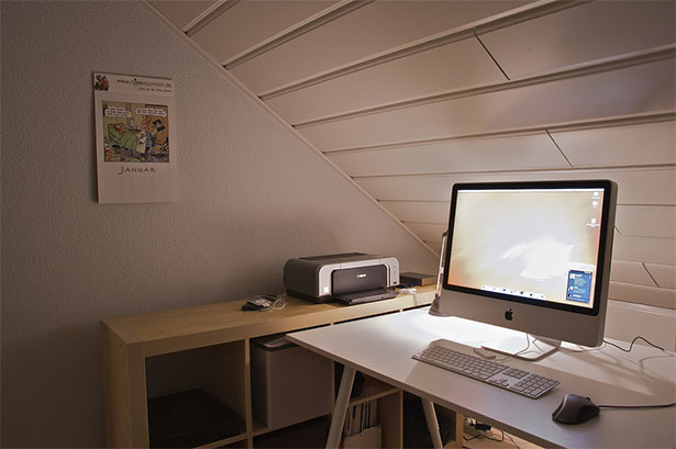 A Showcase of Minimalist Workstations